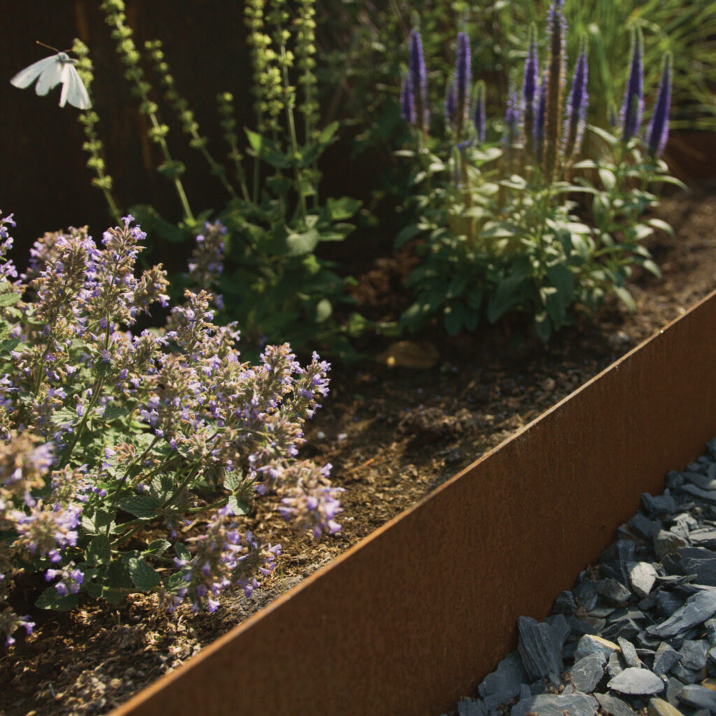 Buy Galvanised Lawn Edging | Steel Metal Edge for Lawns